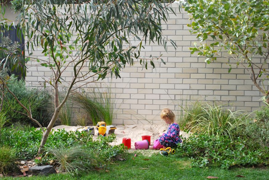 Casuarina Garden by Prandium Studio with Vokes and Peters | ArchitectureAu