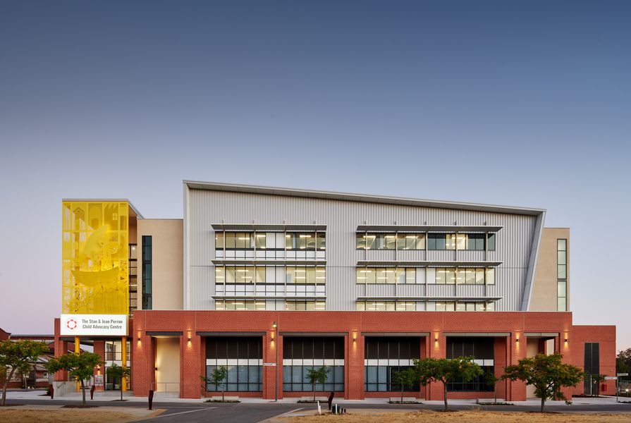 Stan & Jean Perron Child Advocacy Centre by Hunt Architects ...