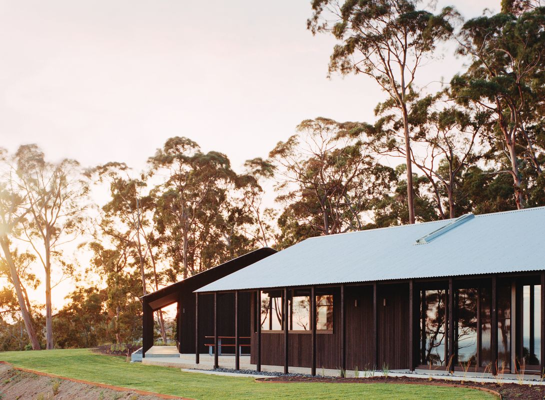 House of dualities: Two Sheds | ArchitectureAu