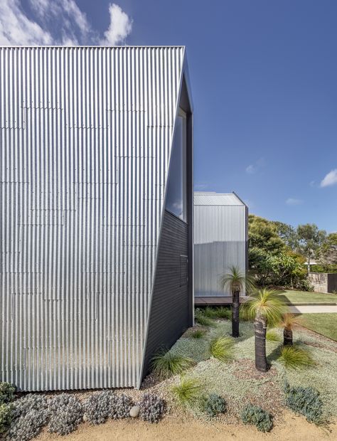 Iron Maiden House by CplusC Architects + Builders | ArchitectureAu