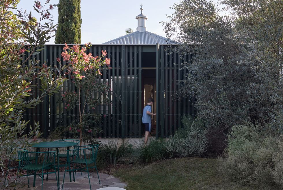 West End Shade House by Vokes and Peters | ArchitectureAu