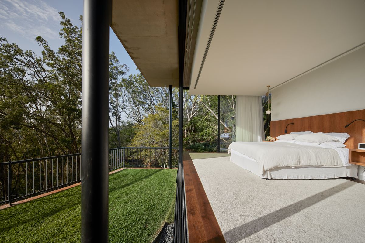 A building that plays with time: Tjuringa House | ArchitectureAu