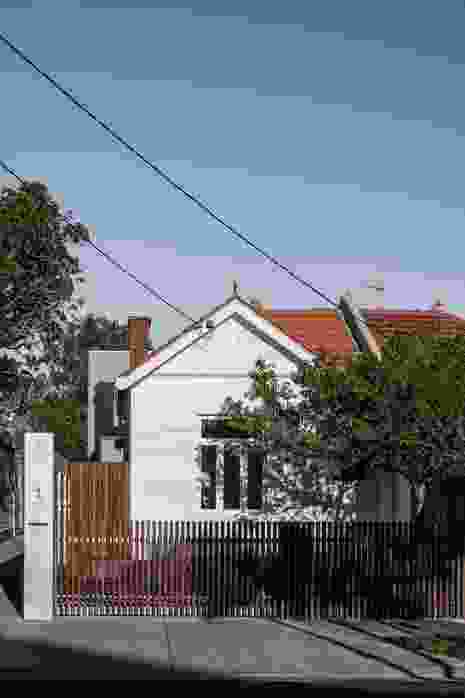 Looking in: Prahran House | ArchitectureAu