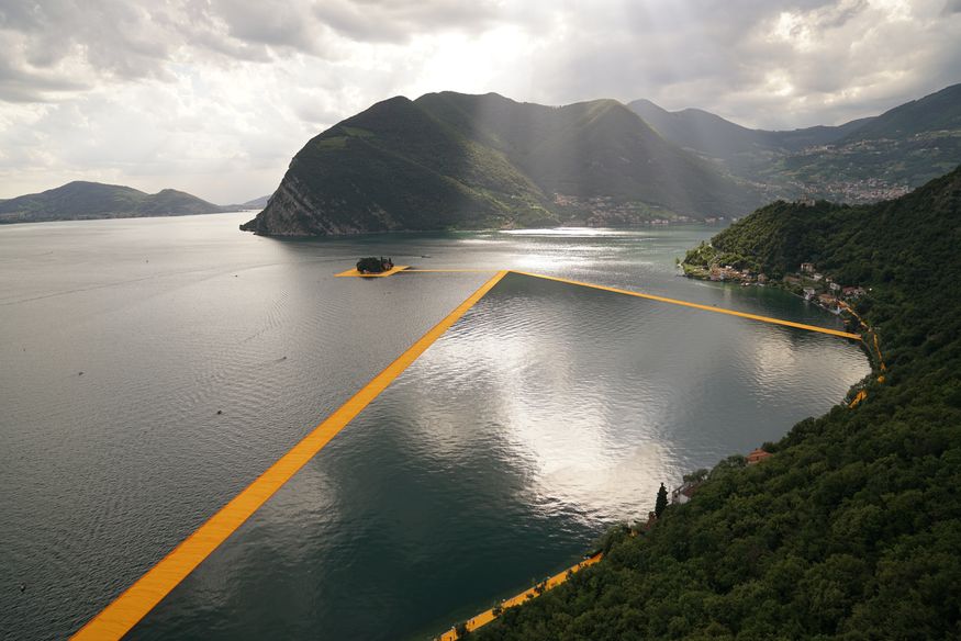 ‘Power of the aesthetic’: Christo and Jeanne-Claude’s Floating Piers ...