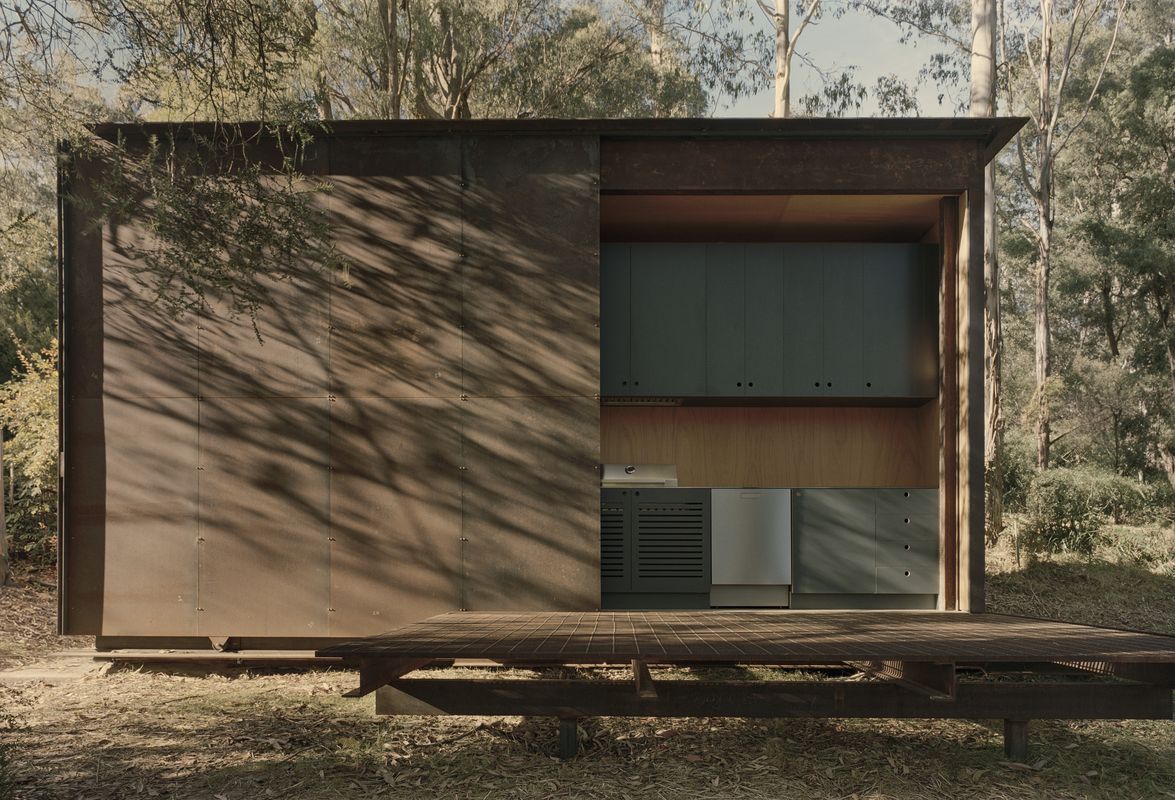 Sawmill Treehouse by Robbie Walker | ArchitectureAu