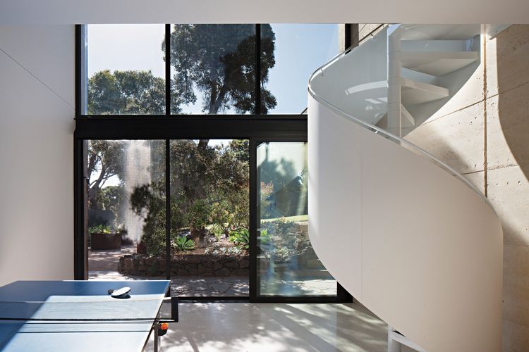 Of its place: Layer House | ArchitectureAu