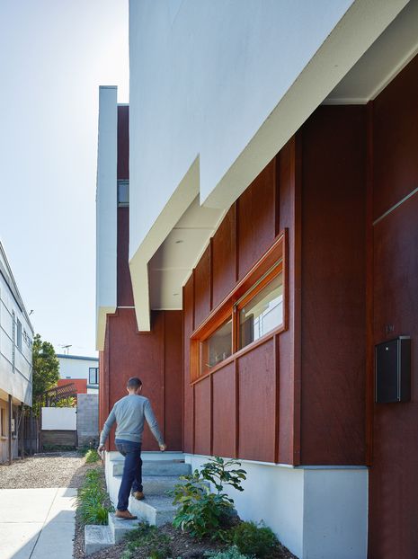 Suburban illusion: Laneway House | ArchitectureAu