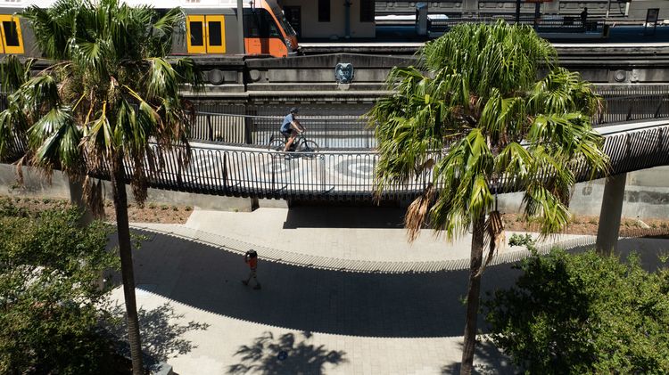 Sydney Harbour Bridge cycleway ramp opens to cyclists of all ages ...