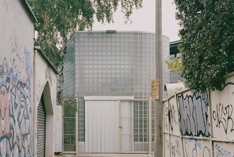 Outbuilding with Deep Garden by Baracco and Wright | ArchitectureAu