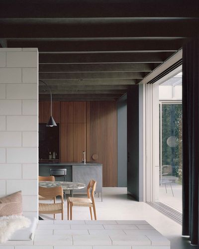 Hedge and Arbour House by Studio Bright | ArchitectureAu