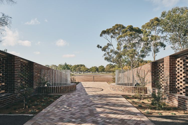 Joyce Chapel Bridge by Searle x Waldron Architecture | ArchitectureAu